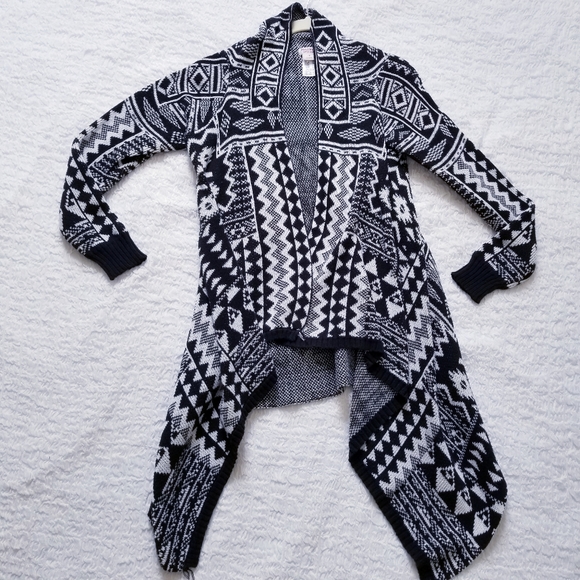 Mossimo Supply Co. | Sweaters | Mossimo Geometric Shapes Waterfall ...